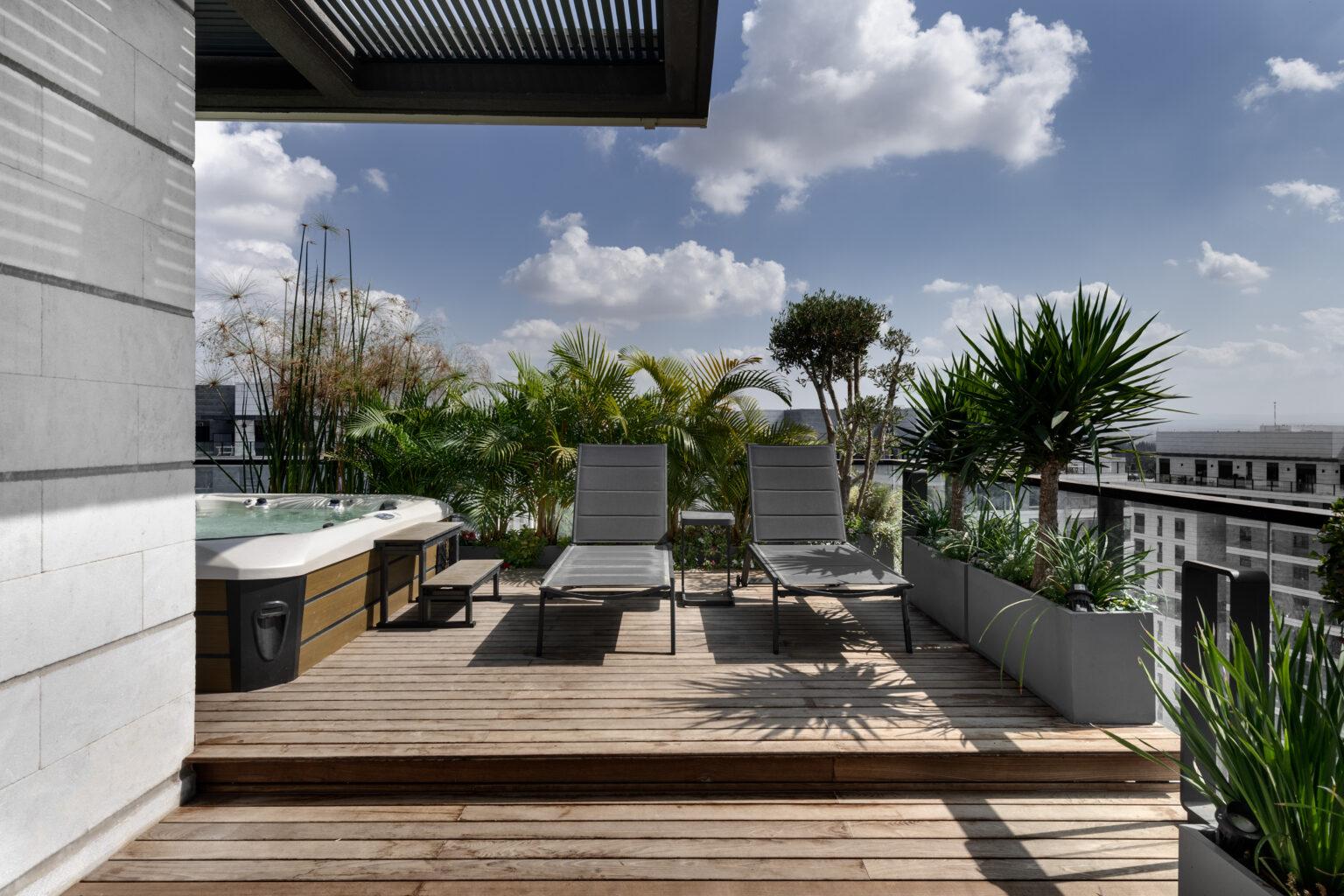 מחפשים מקום להציב סוכה? ארבע מרפסות מרווחות ומפנקות - מרכז הבנייה הישראלי nadlanews